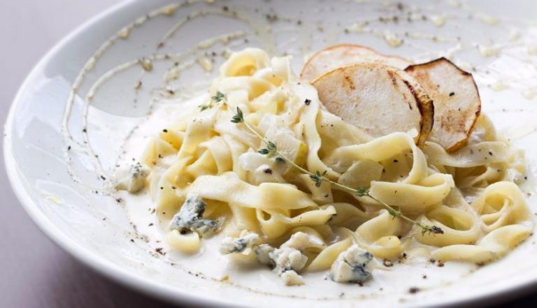 Pasta with Pear, Honey and Blue Cheese – HOME – mydiarydiet.com